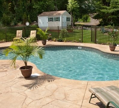 Cincinnati design + build swimming pool firm | Paradise Pool and Patio